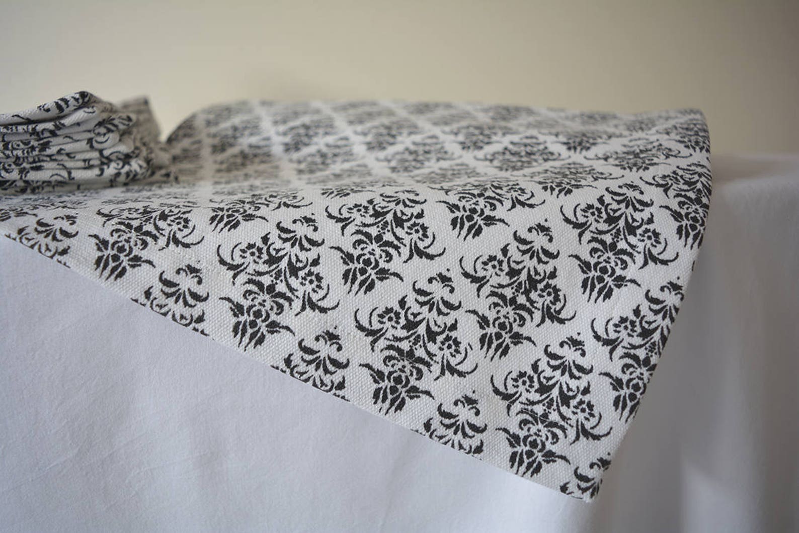 Black and White Printed Canvas Table Runner and Mat Set - Etsy