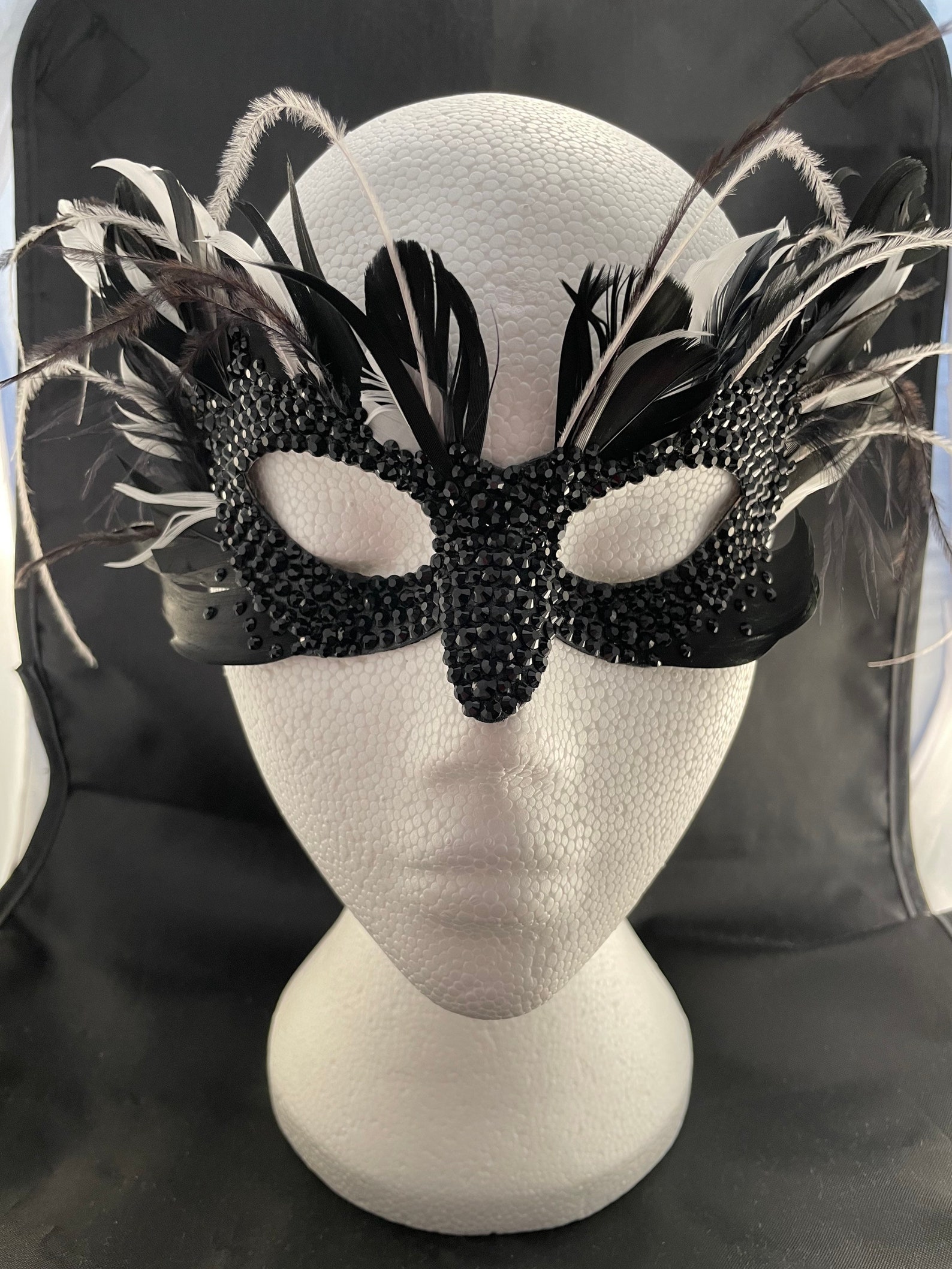 Cruella Deville De Vil Mask With Layered Feather Work and Black ...