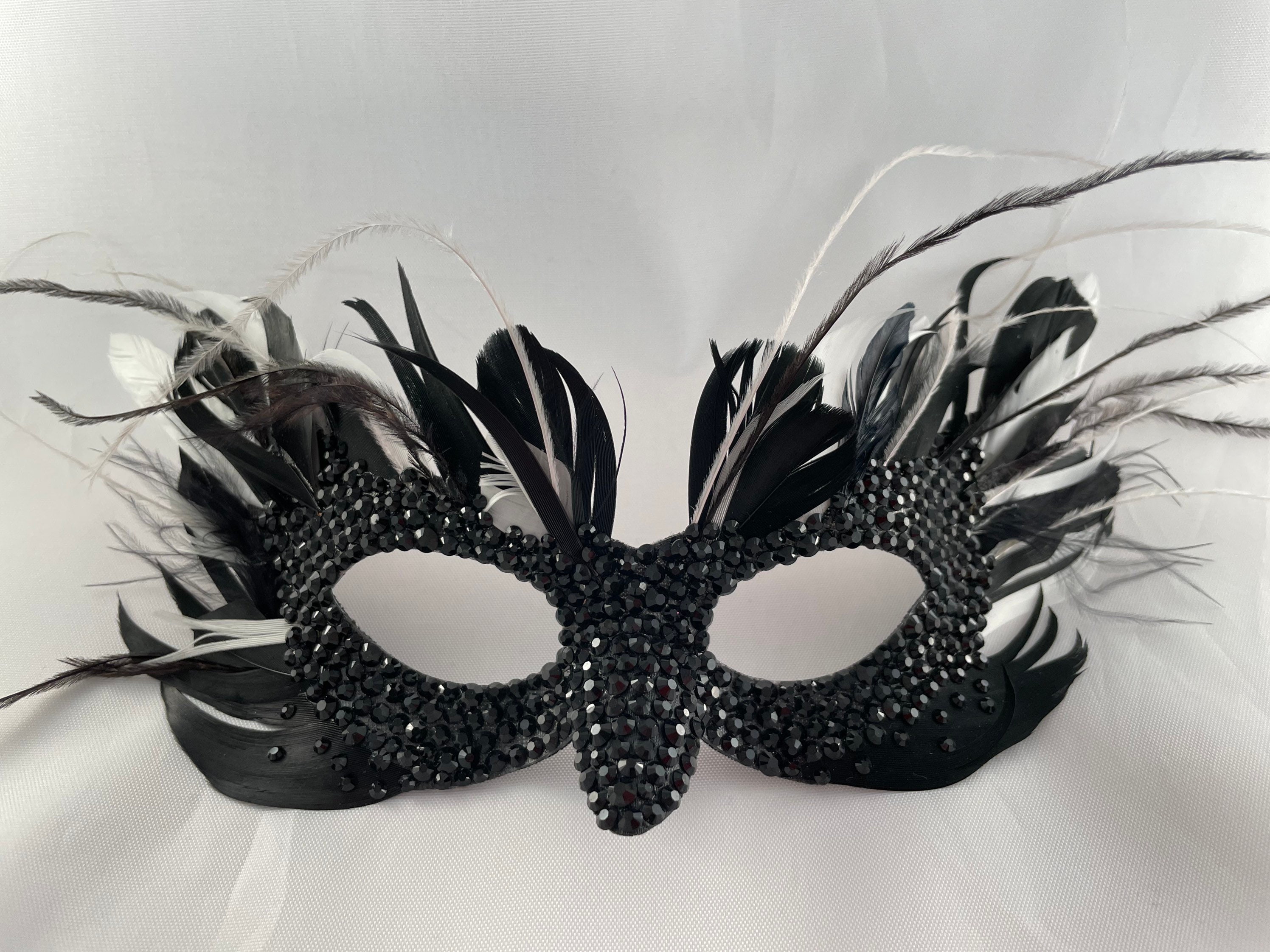 Cruella Deville De Vil Mask With Layered Feather Work and Black ...