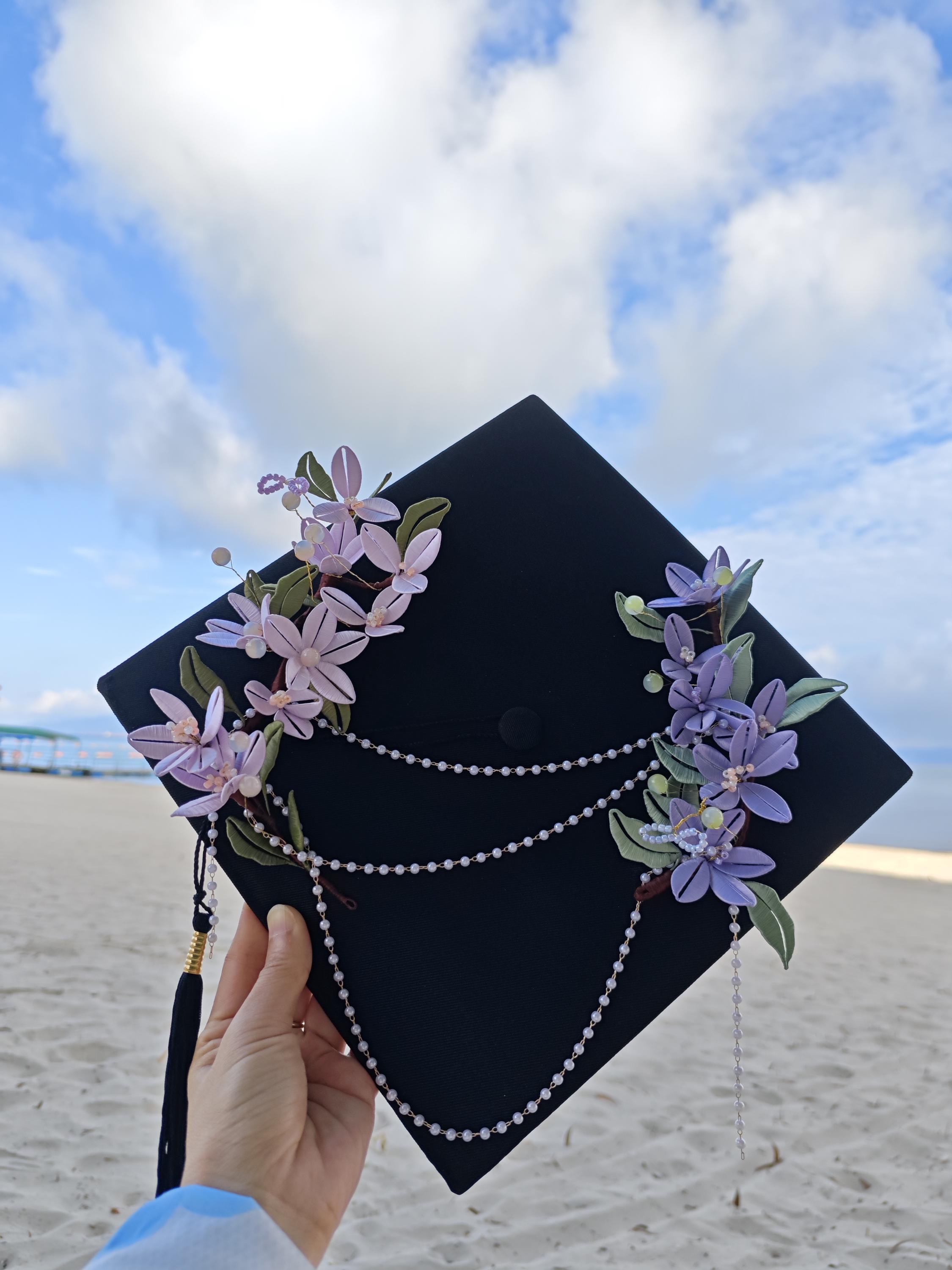 Chanhua Purple Flowers With Artificial Pearl Graduation Cap, Chinese ...