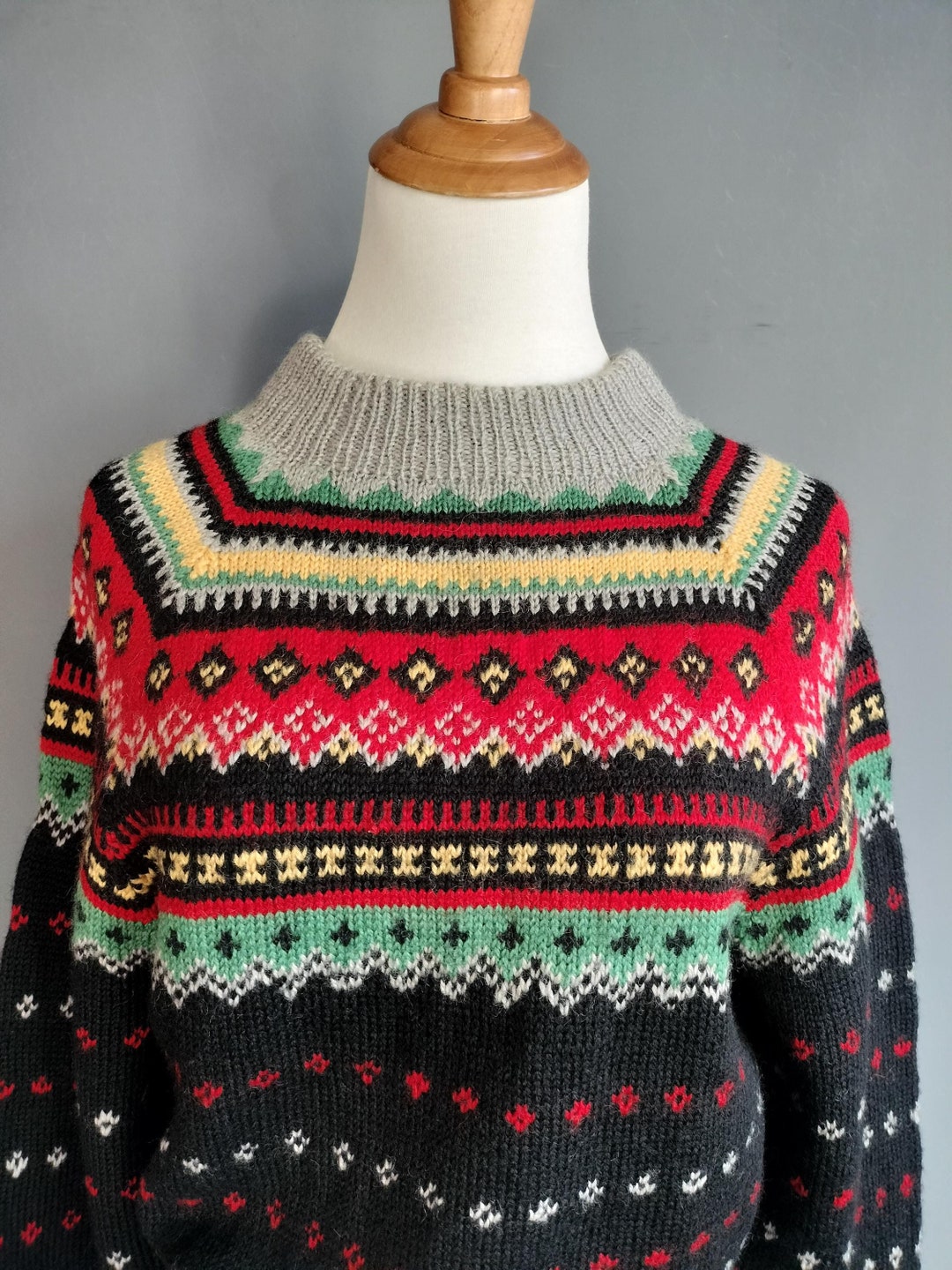 1950s Hand-knit Sweater, Red Green Yellow Gray Intarsia Wool, Vintage ...