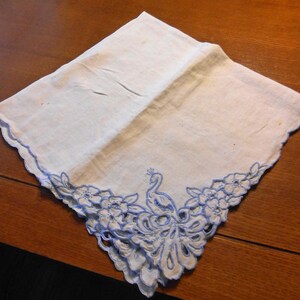Pretty BLUE SWEET PEA Linen Tablecloth Appliqued Petals Green Leaves ...