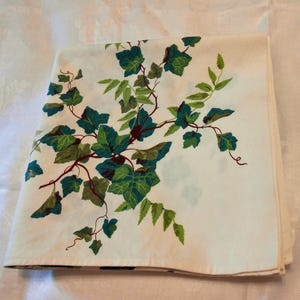 Pretty BLUE SWEET PEA Linen Tablecloth Appliqued Petals Green Leaves ...