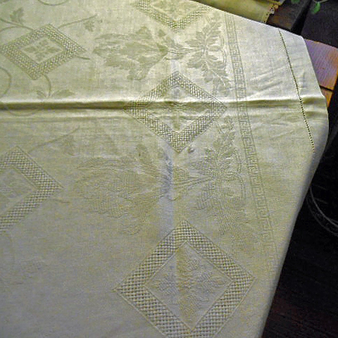 POPPY LEAVES & FERN Tablecloth Woven Lattice Diamond and Graceful ...