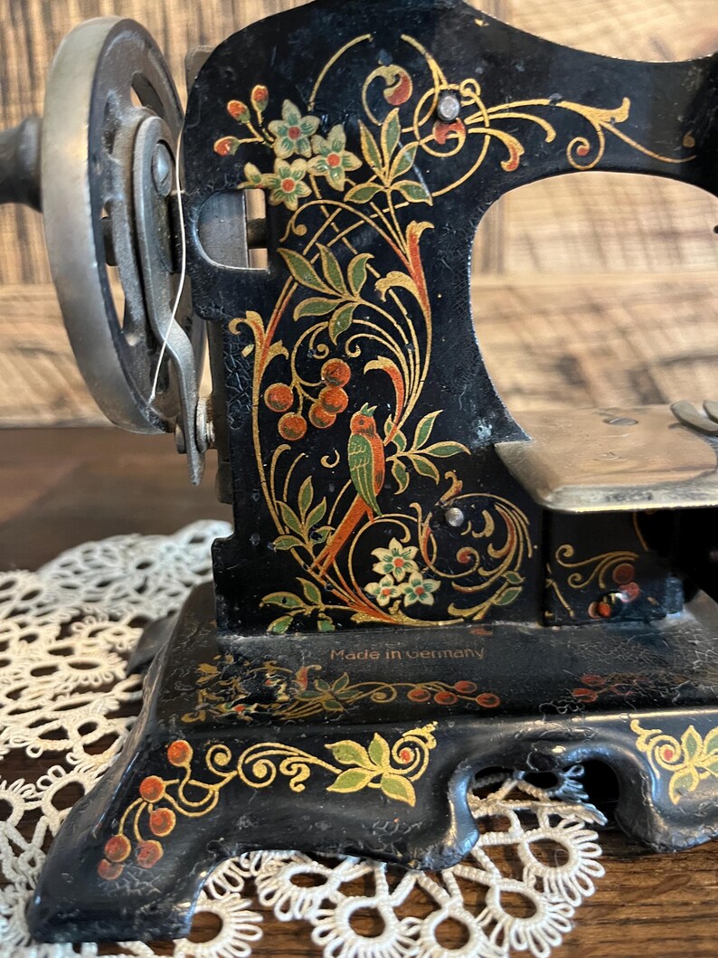 Vintage Müller 1A Kinder Sewing Machine – German Hand Crank Toy ...