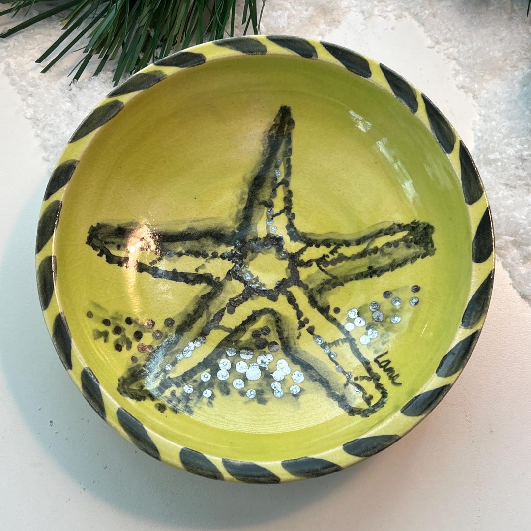 Starfish Pottery Bowl in Lime Green & Black With a Rope Edge Design - Etsy