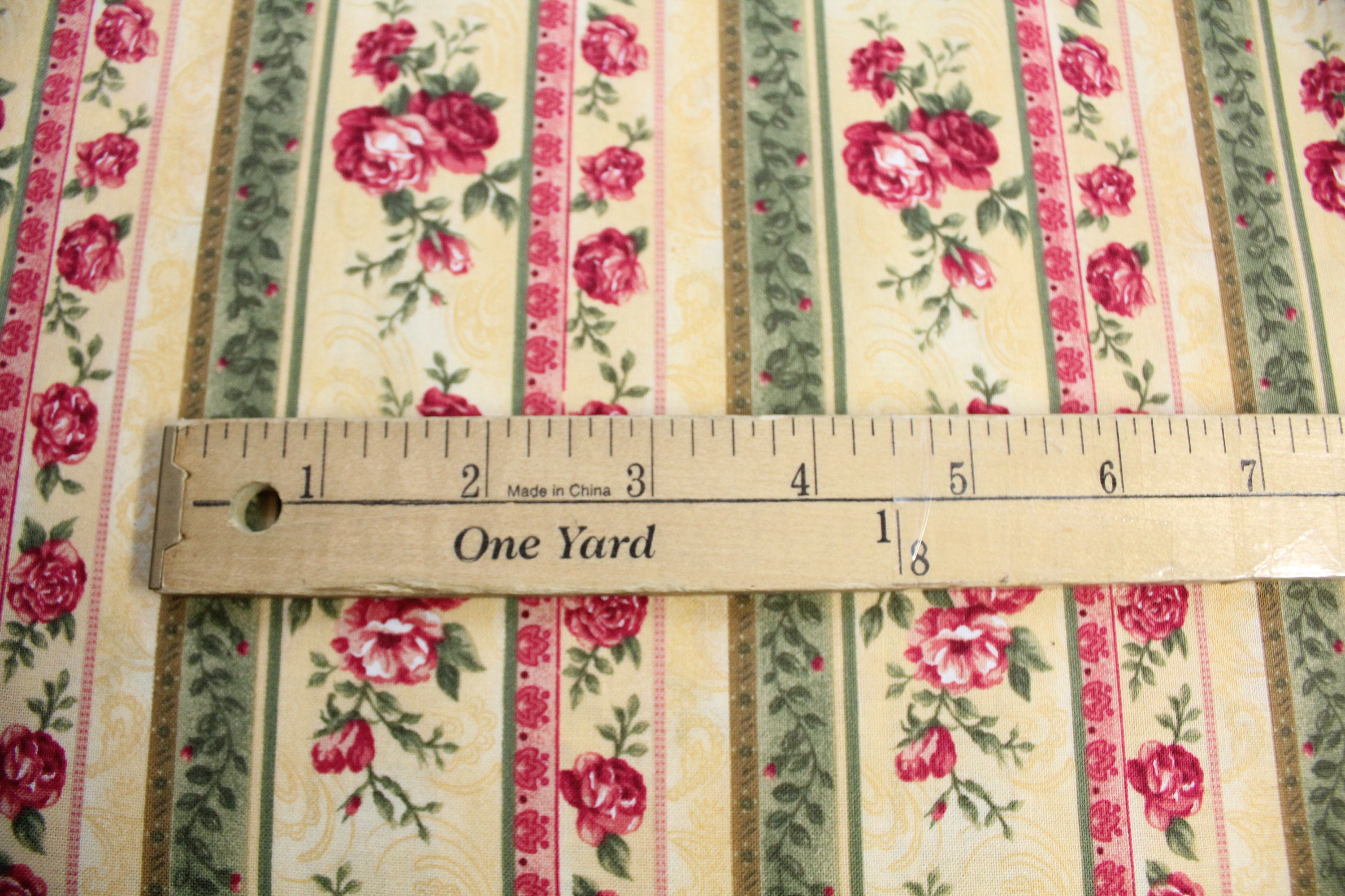 Red Pink Rose Striped Roses Olde English Garden Cotton Novelty Quilt ...