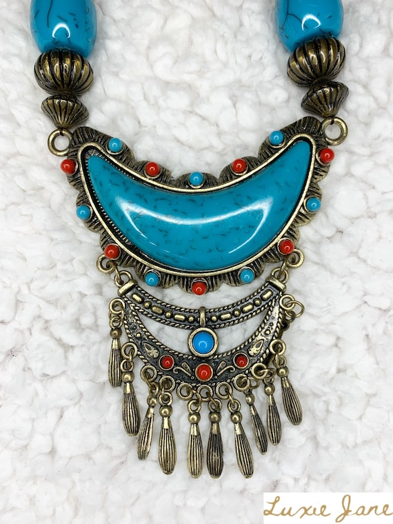 Statement bib necklace - Gem