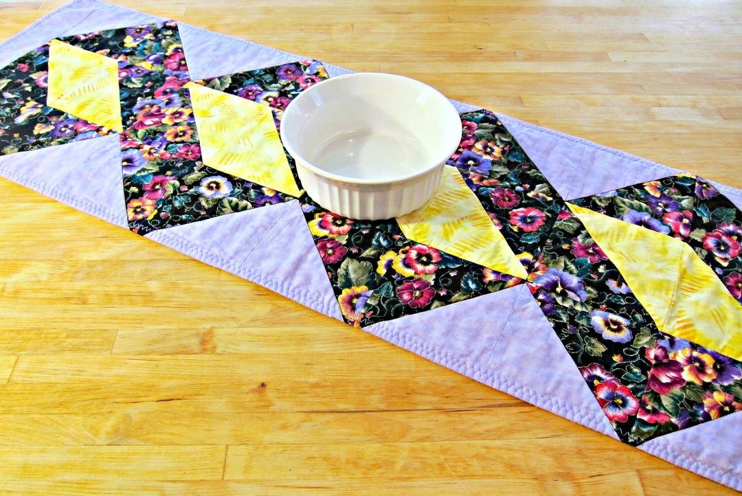 Quilted Table Runner: Purple Zig Zag Geometric Design - Etsy