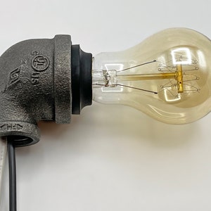 Black Iron Medium Base E26 Weatherproof Bulb Socket for Industrial Pipe ...