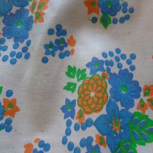 FABRIC! 1960's Blue & Orange Floral Design on Cream Background Cotton ...