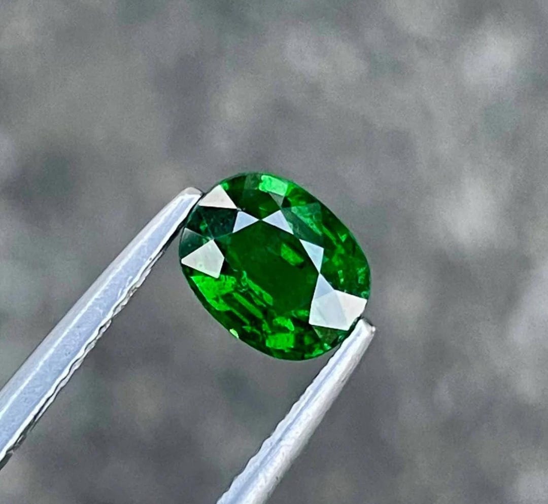 Vivid Green Tsavorite Garnet Stone: 1.34 Ct Oval Gemstone From Kenya - Etsy