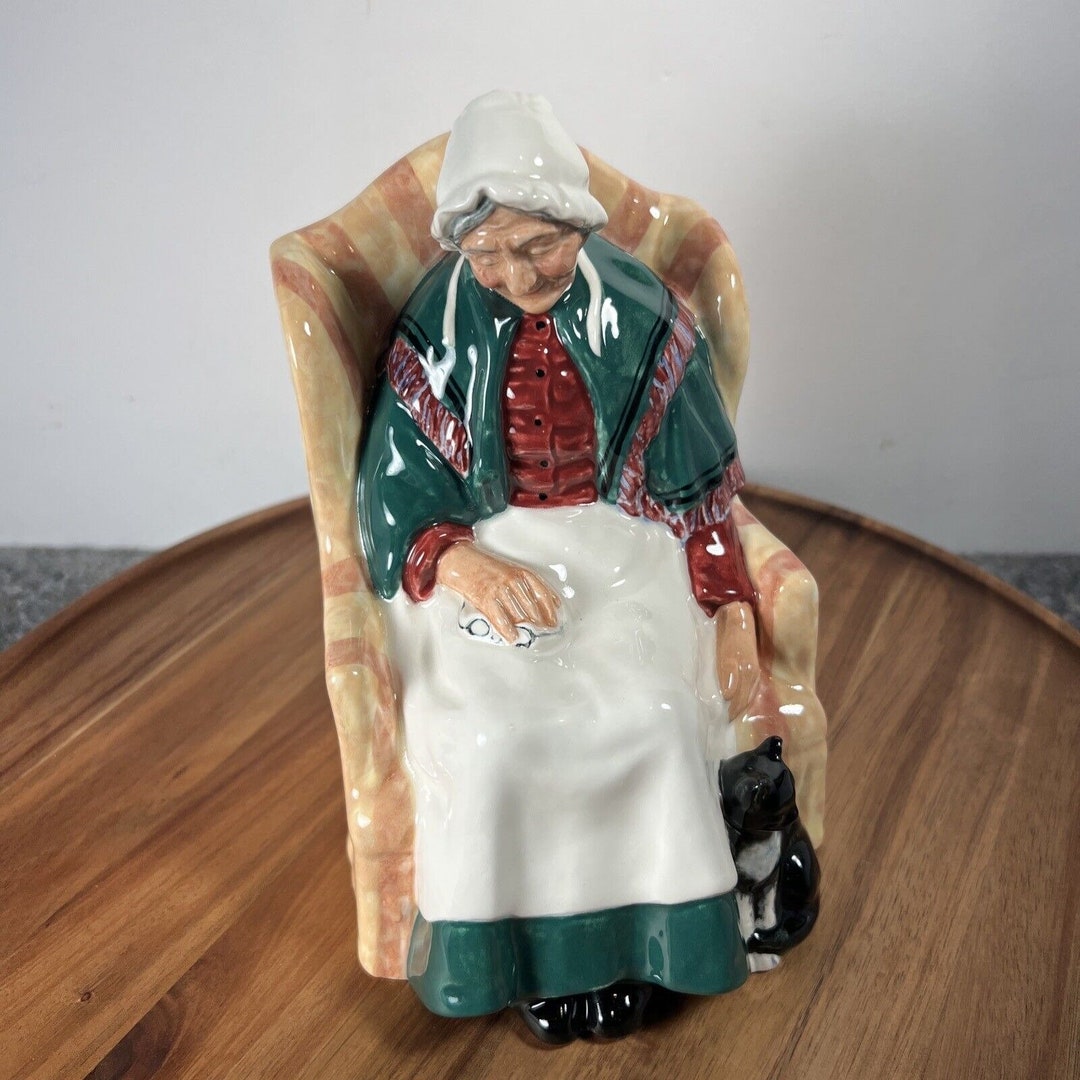 Vintage Royal Doulton Fine China-grandma Figurine “forty Winks” HN 1974 ...