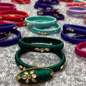 Blouse Piece, Bangle Set, Saree Pin & Haldikumkum Tambulam Return Gift ...