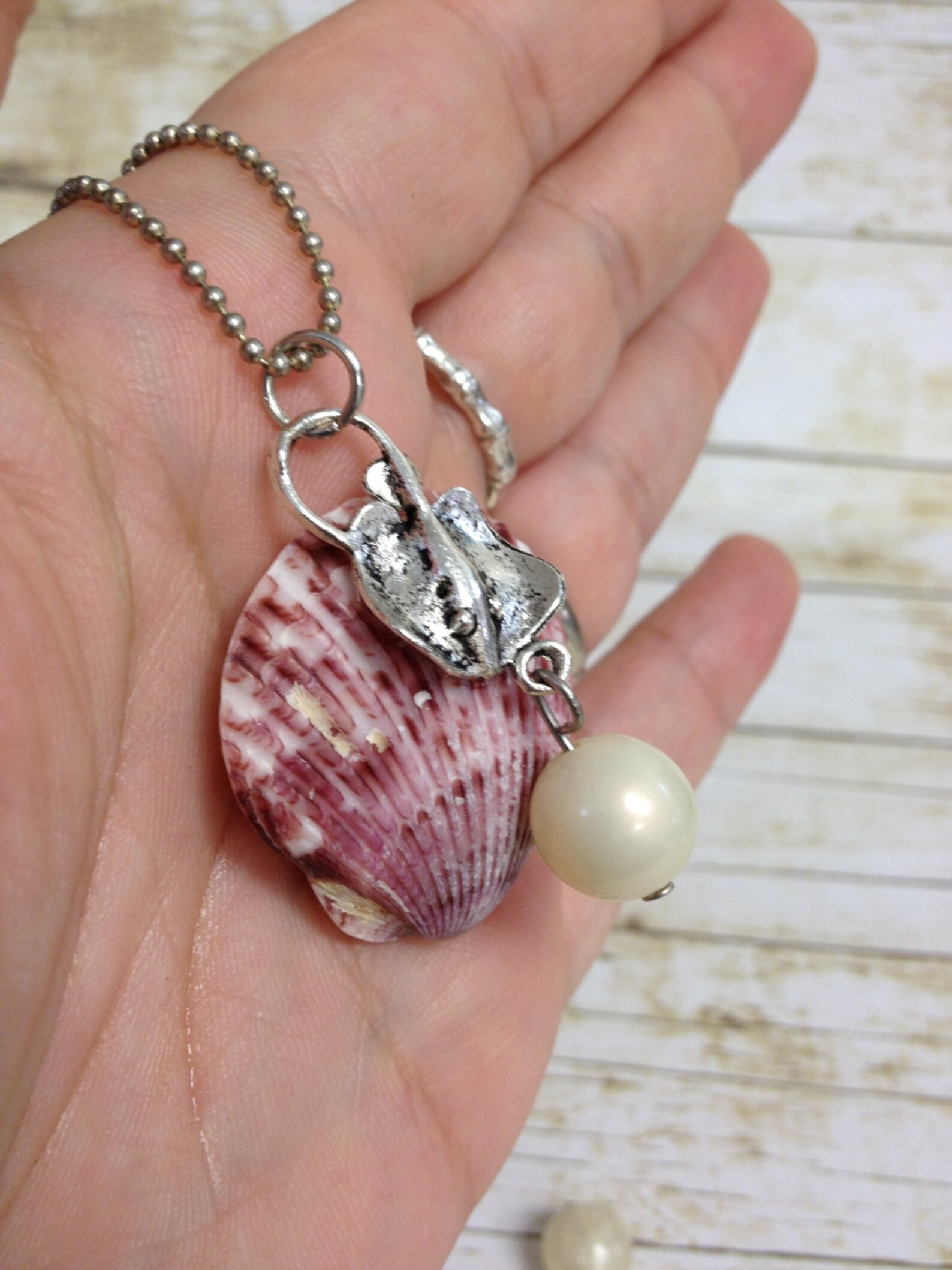 Stingray Scallop Shell Necklace - Etsy