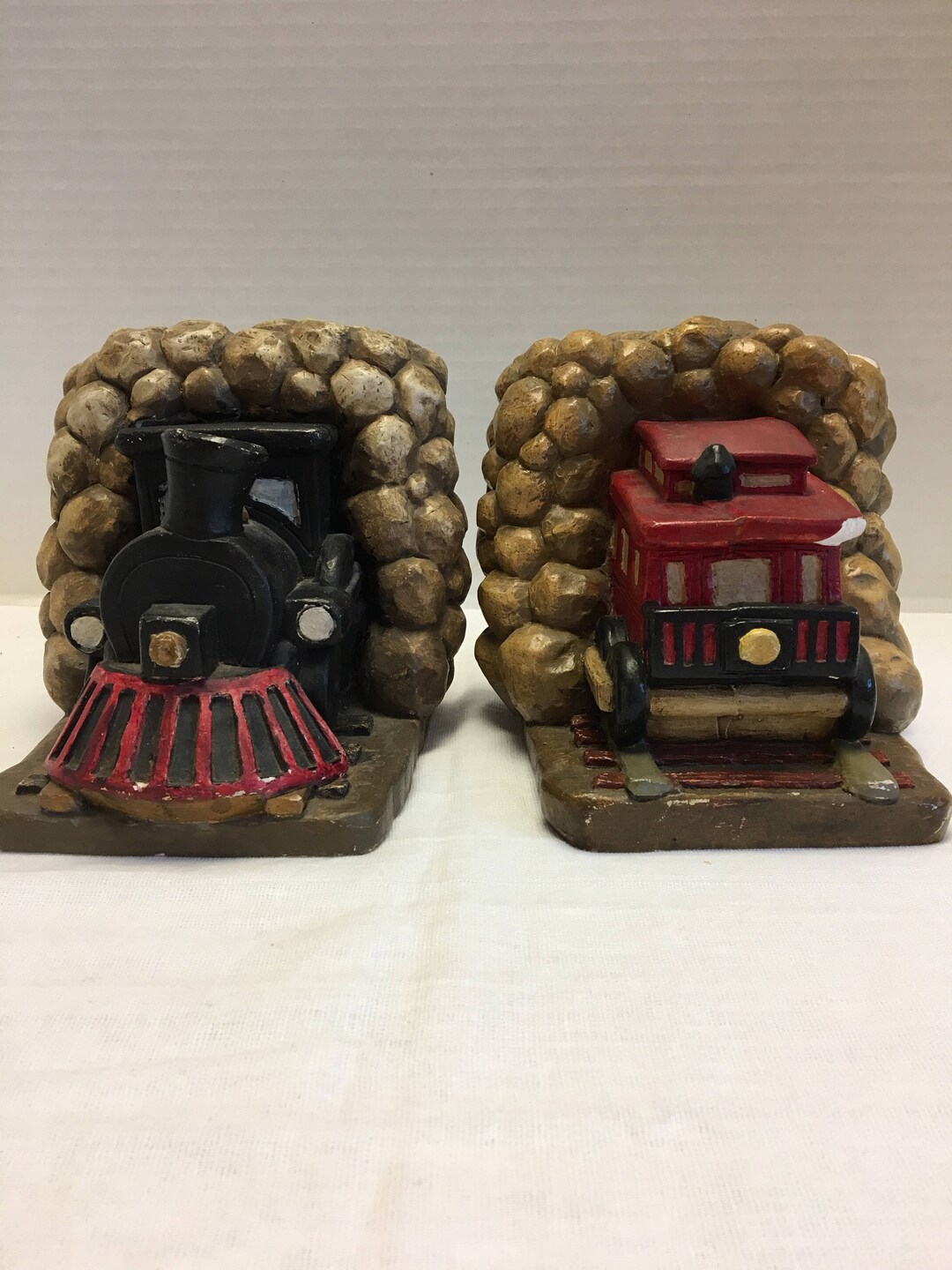 Vintage Set of Train Bookends Engine and Caboose - Etsy