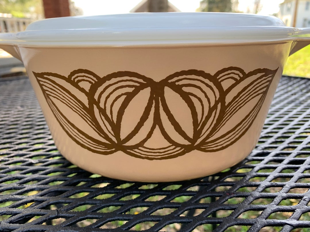 Vintage Pyrex Brown Onion Raffia Pattern Cinderella Casserole Dish With ...