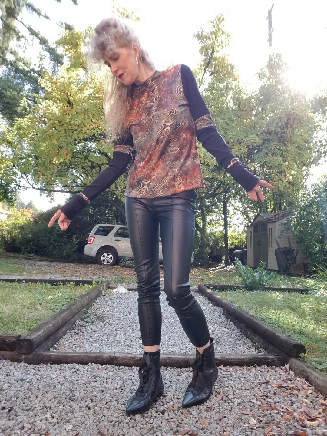 Eco IZZY X-long Sleeve Mock Neck Top / Liquid Floral Wave Knit ...