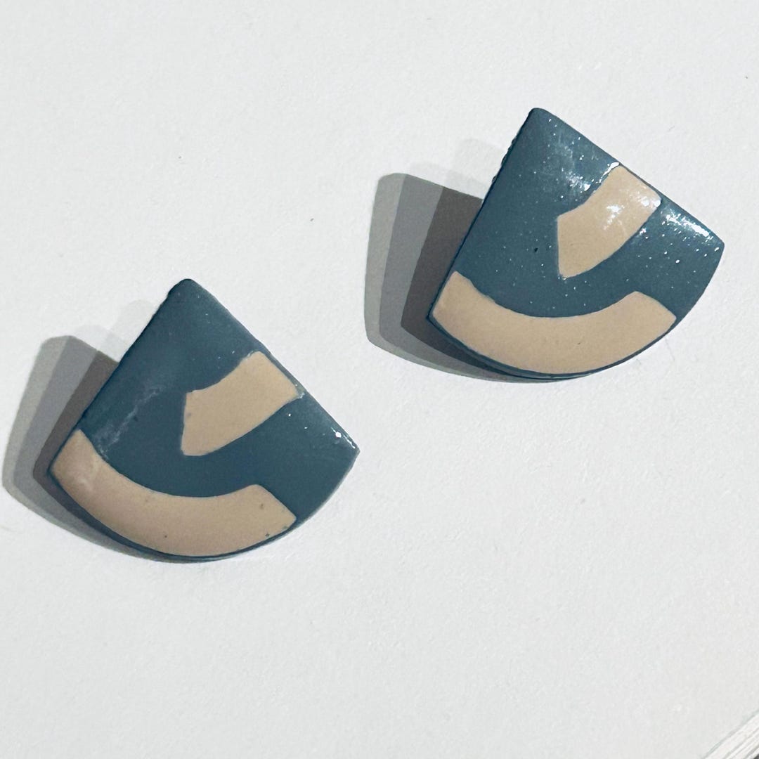 MALLWAVE Vintage 80s Career Wear Grey/ivory Stud Triangular Earrings - Etsy