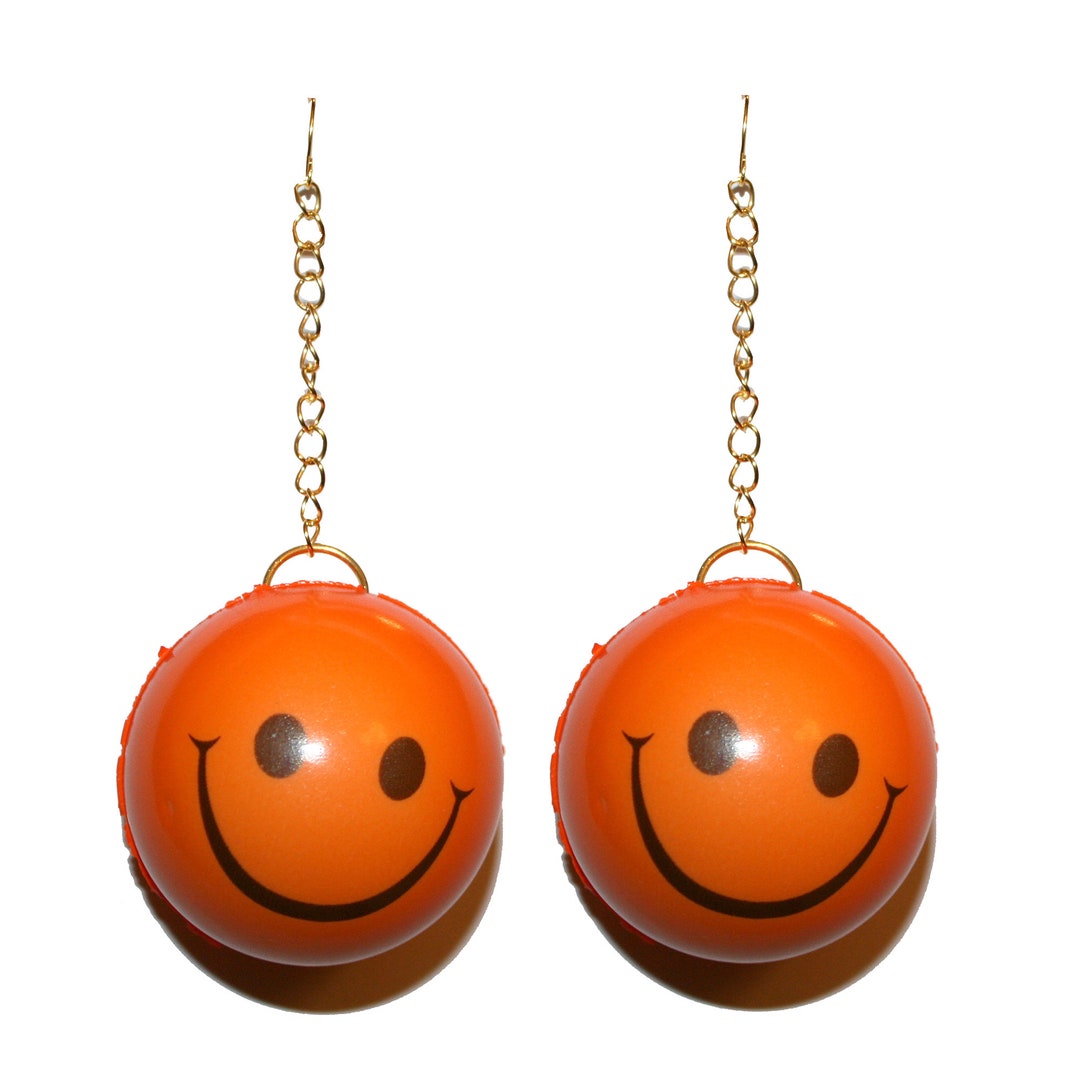 90s Style Big Smiley Face Earrings - Smiley Face 1990s Nostalgia Smiley ...