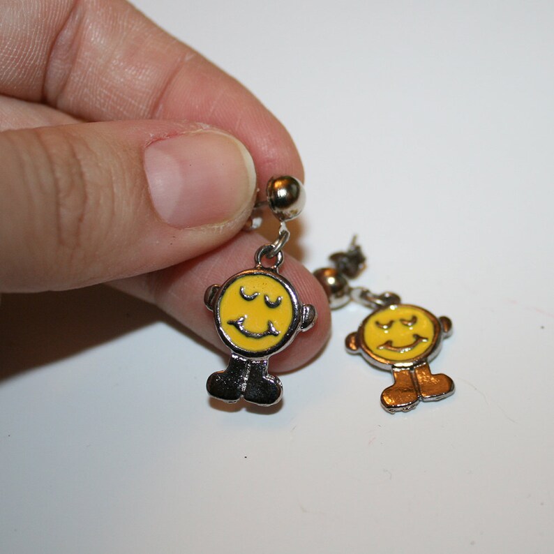 90s Happy Face Dude Earrings- Smiley Face Happy Face 1990s Fashion ...