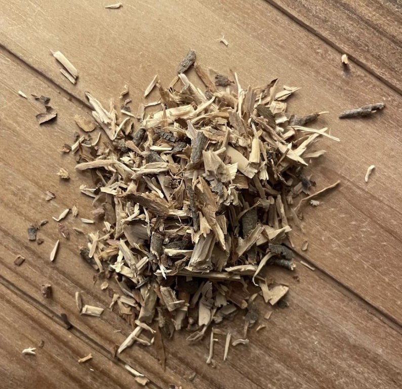 Juniper Wood Chips (juniperus Communus) - for Hoodoo, Folk Magic, and ...