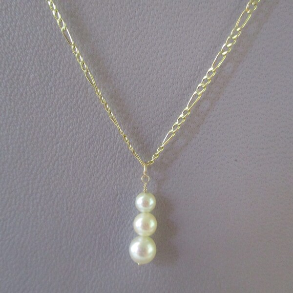 Three Pearl Necklace - Etsy