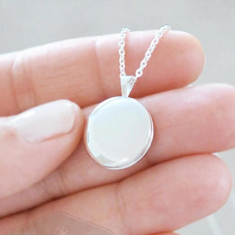 Classic Small Locket - Etsy