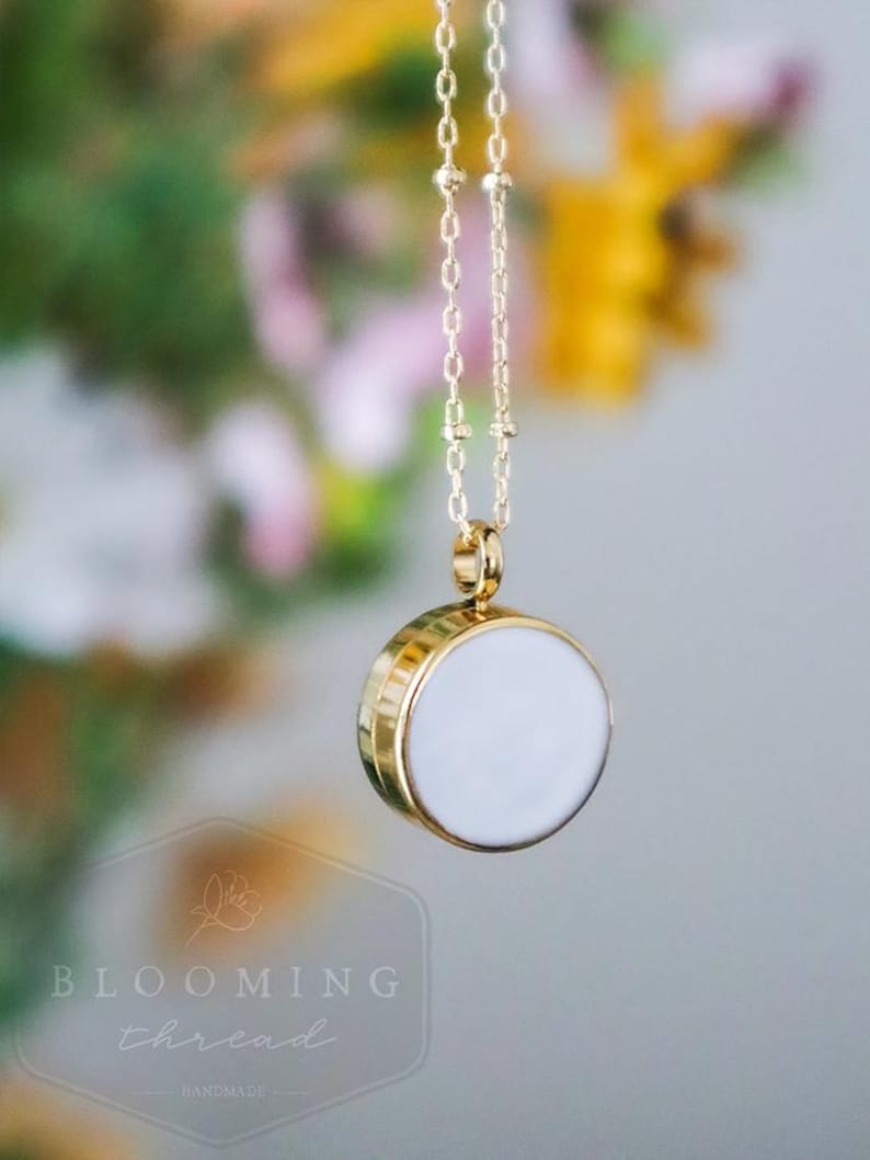 Gold Capsule Locket - Keepsake Memorial Locket Necklace With Secure ...