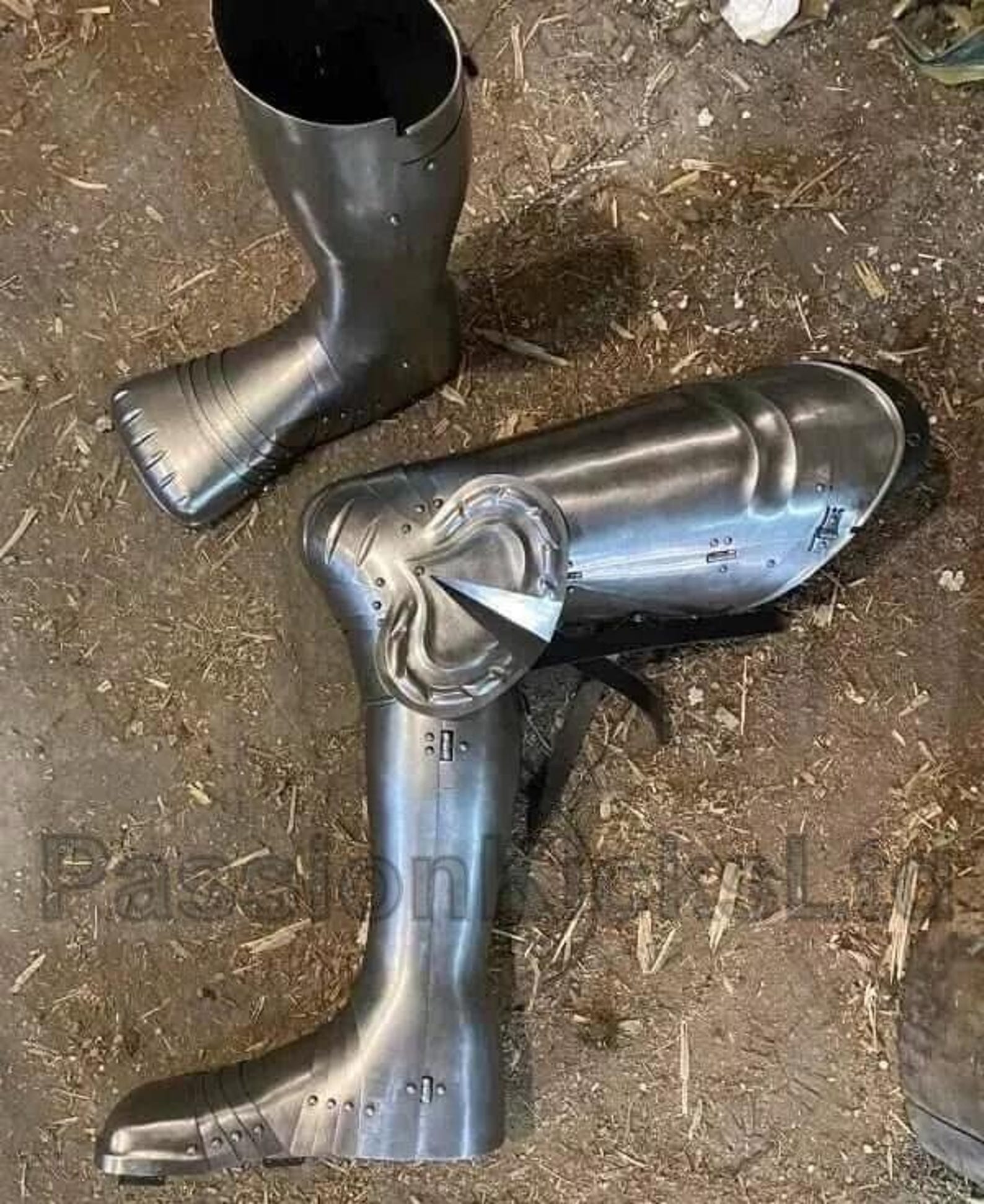 Maximilian Leg Armor for LARP and Reenactment | Gothic Steel Leg Plates ...