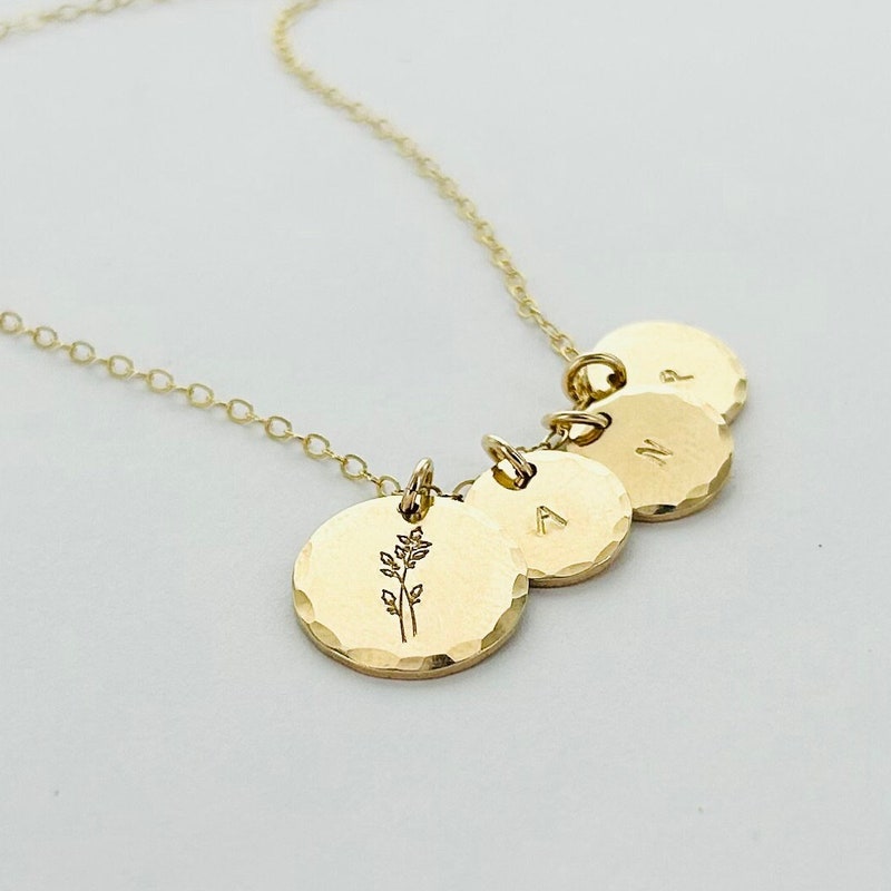 Mom Initial Necklace - Etsy