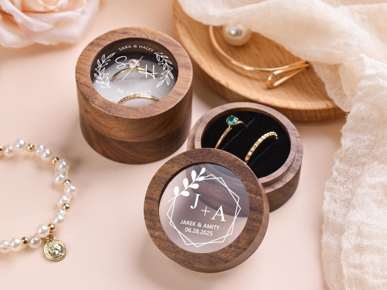 Personalized Walnut Ring Box, Clear Acrylic Lid,engraved Round Wedding ...