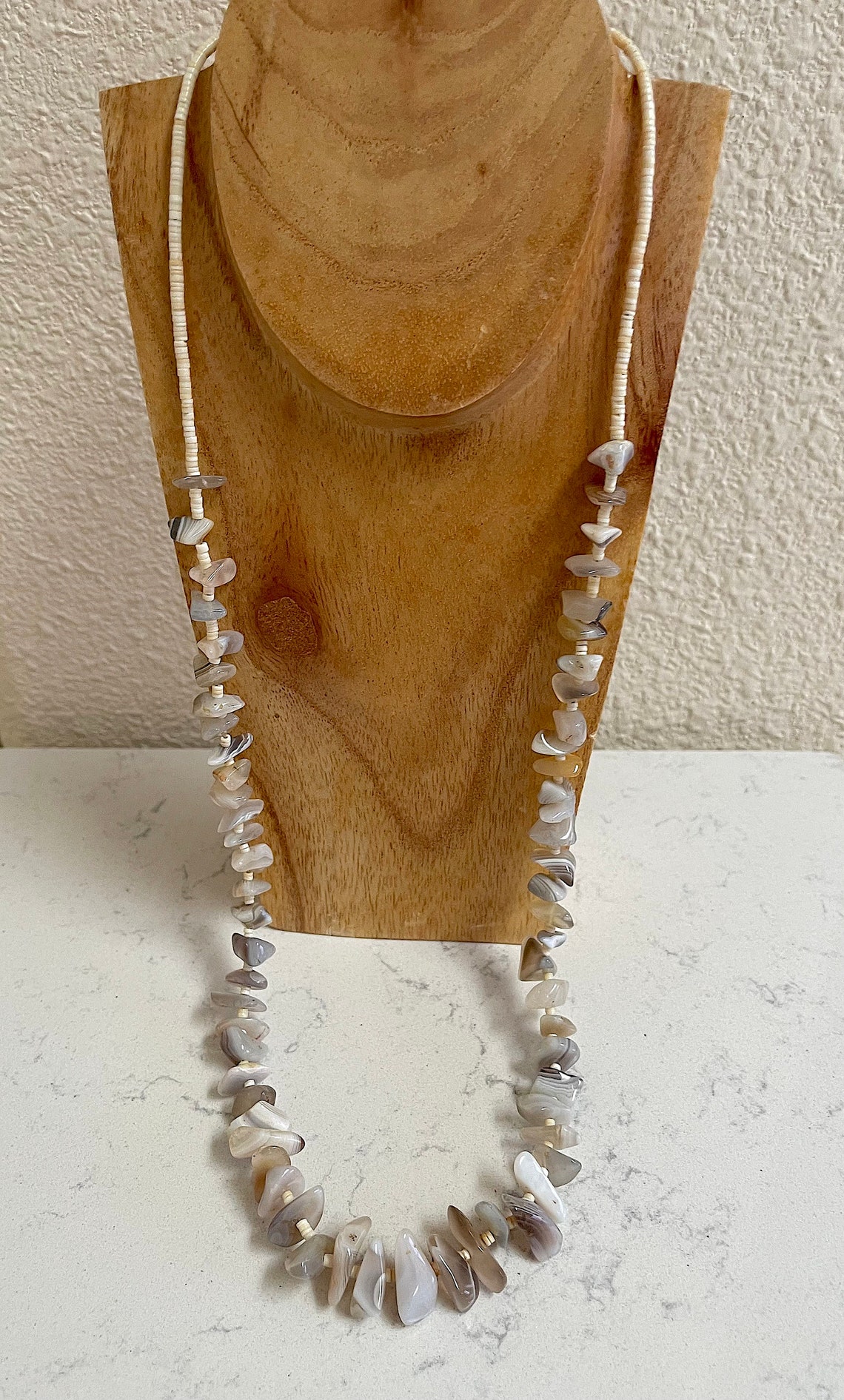 Vintage Santo Domingo Pueblo Graduated Banded Agate and Clam Shell ...
