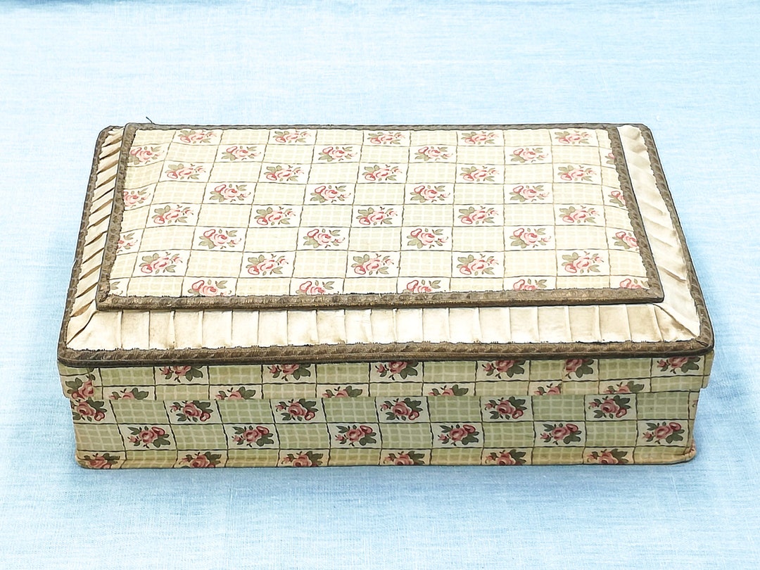 Antique FRENCH FABRIC Box Au Louvre PARIS Romantic Boudoir Style Box ...