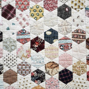 Antique English Patchwork Quilt, Honeycomb Hexagon Pattern Quilt ...