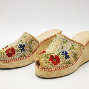 Vintage Clogs, Women's Sabot With Embroidered Flowers and Wedge Heel ...