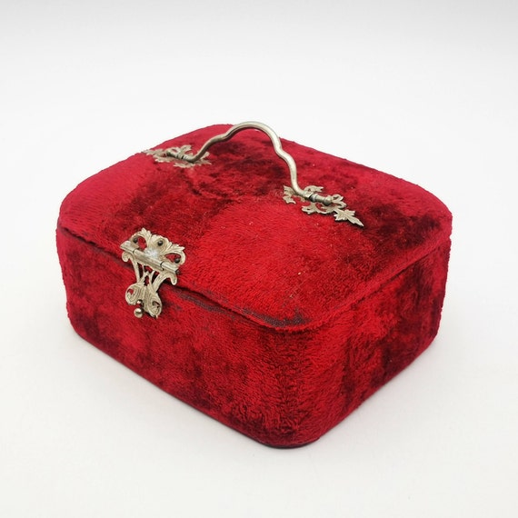 Antique French sewing box covered in red silk velvet… - Gem