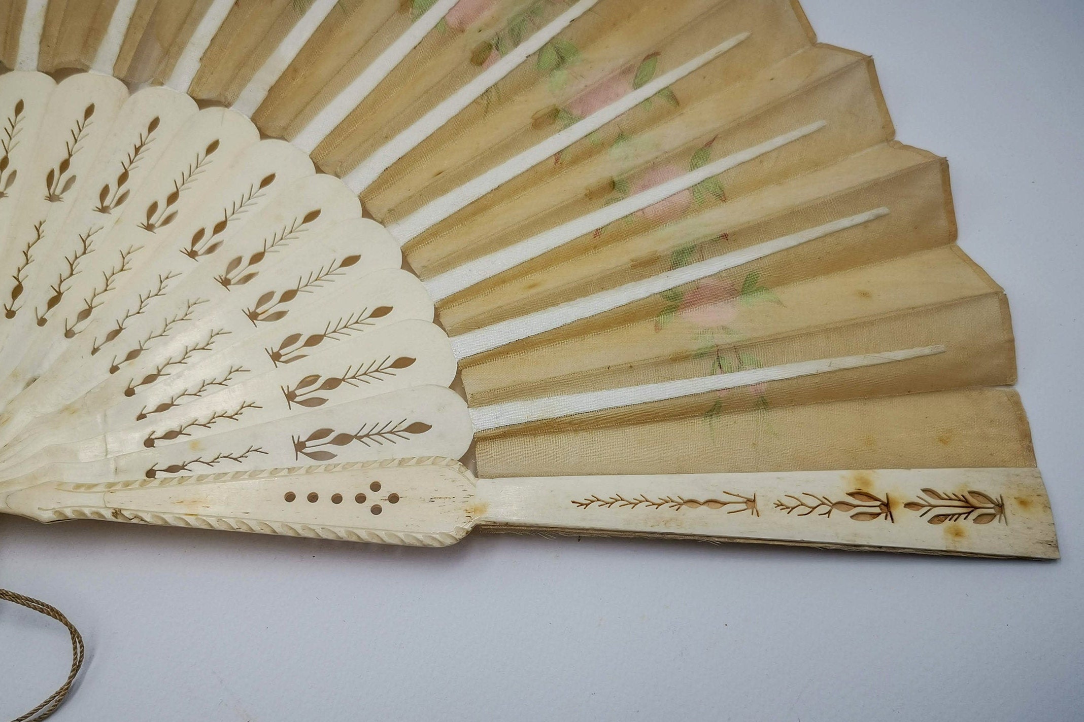 Antique French hand fan folding fan fretworked & engraved | Etsy