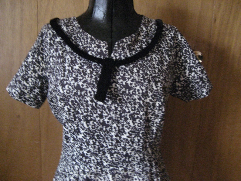 Black and White Dress With Velvet Ribbon Around the Neck - Etsy