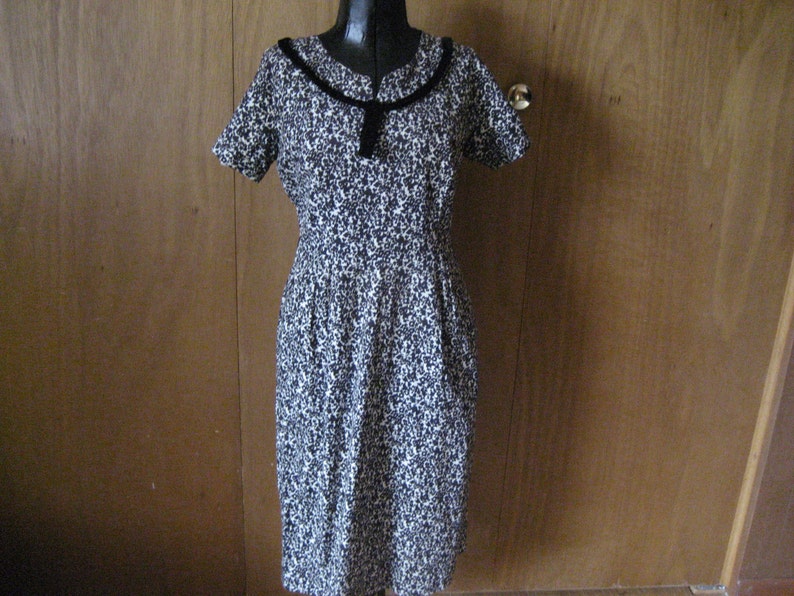 Black and White Dress With Velvet Ribbon Around the Neck - Etsy