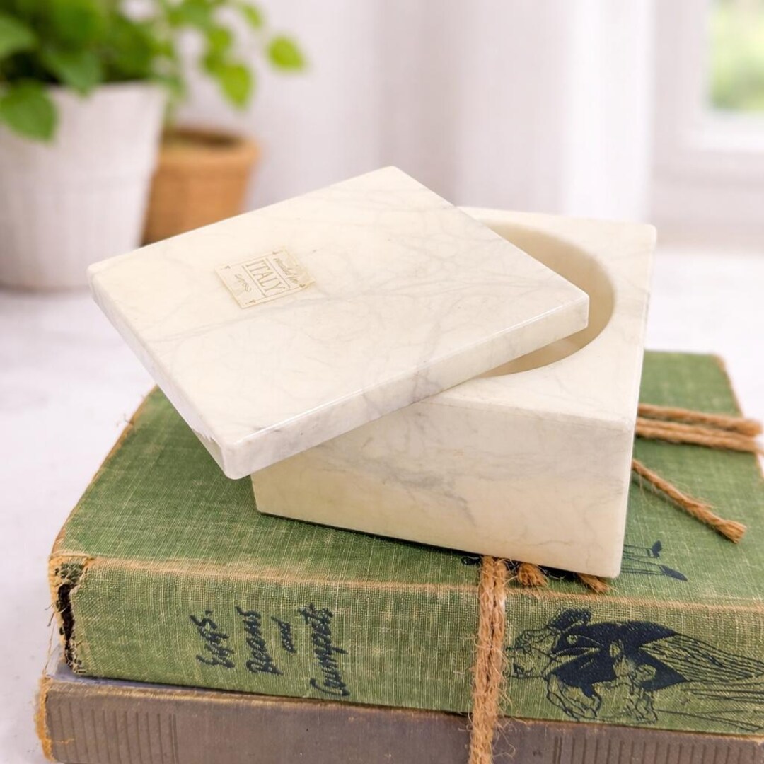 Vintage Italian Volterra Alabaster Trinket Box W/ Swivel Lid – Duceschi ...
