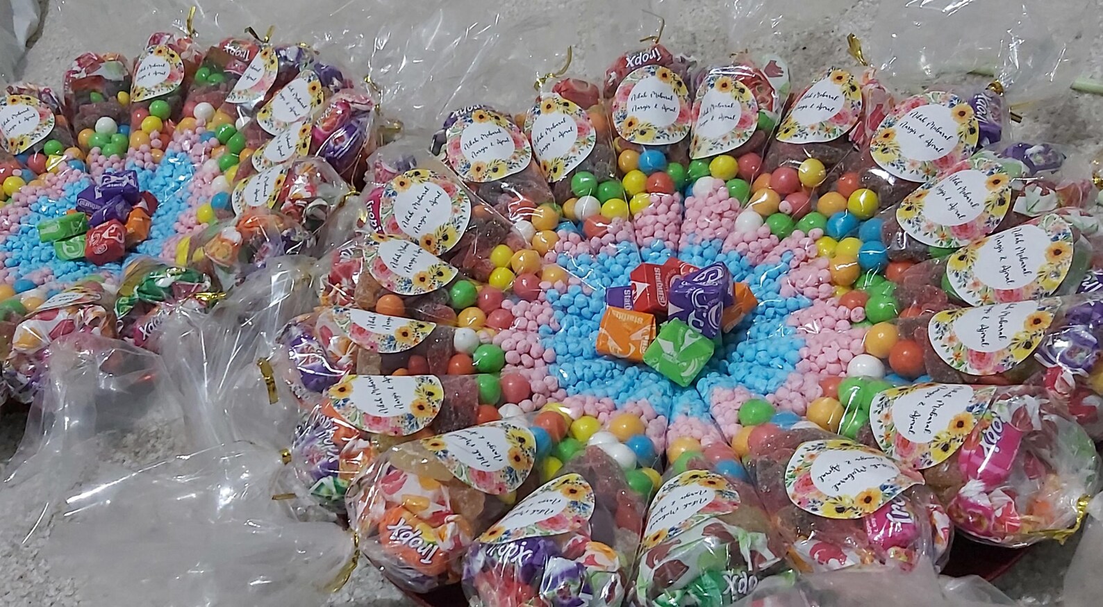 Halal Pick and Mix Sweet Cones – Custom Party Treats – Perfect for ...