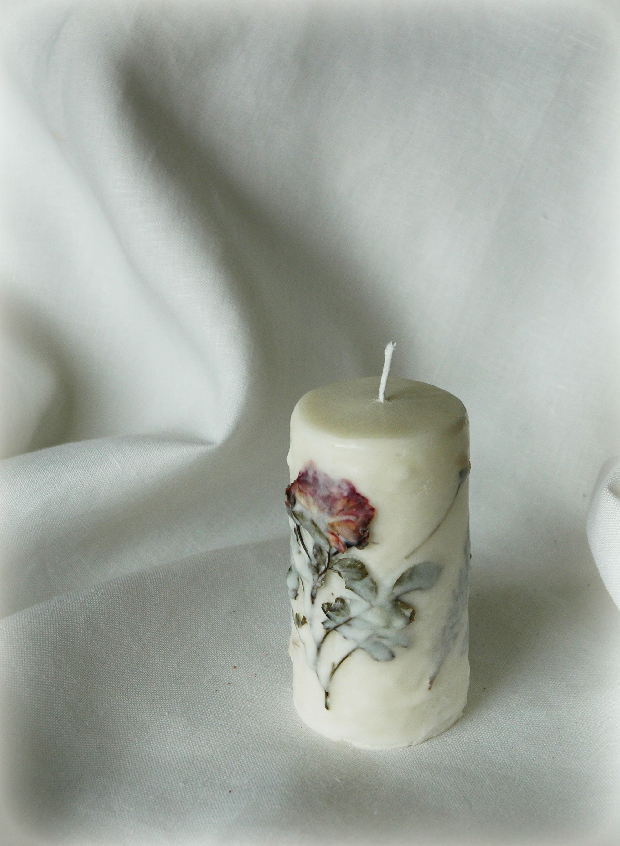 Roses Pillar Soya Candle,botanical Candle,unique Gift,handmade Flower ...