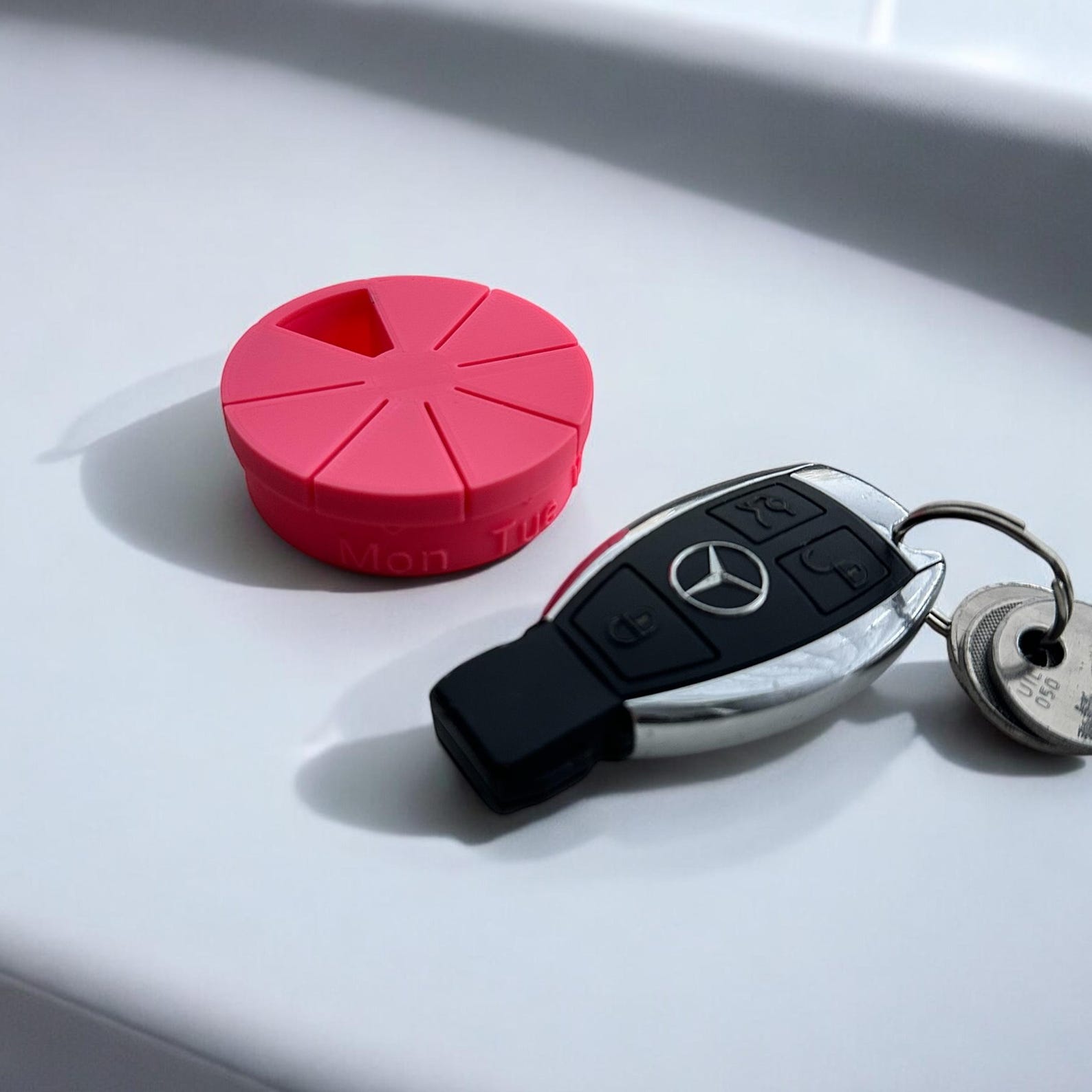 Mini 7-day Pill Container Keyring: Rotating Travel Pill Box - Etsy