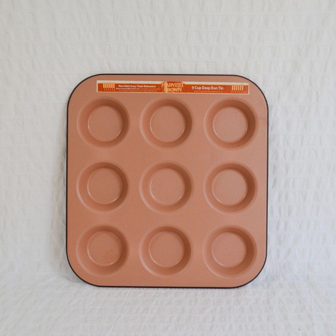 Vintage Harvest Brown 9 Cup Deep Bun Tin Baking Tray, Brown Retro ...