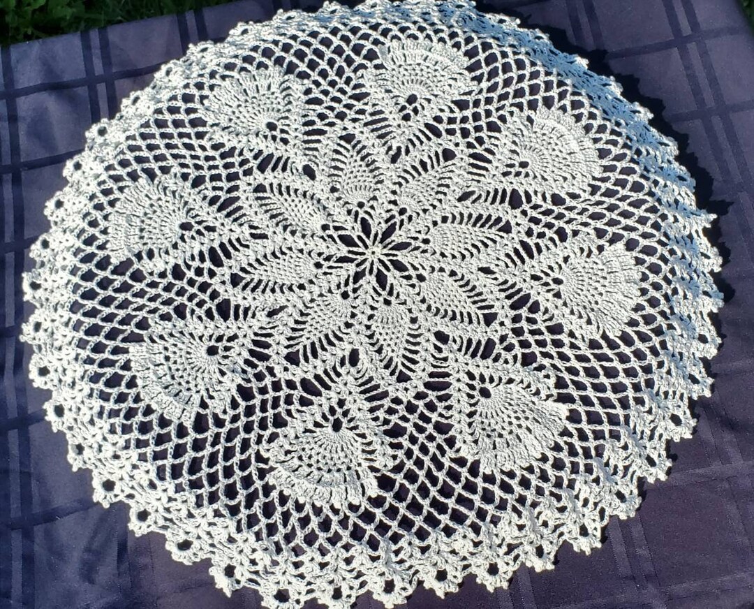 Scottish Thistle Table Topper, Unique Dining Room Decor, Tabletop ...