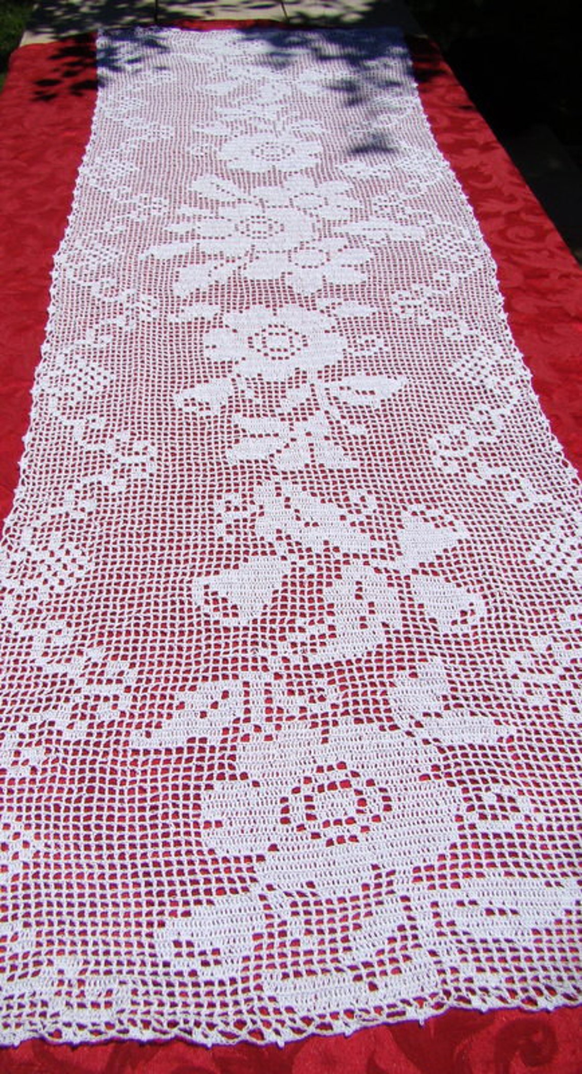 White Filet Crocheted Table Runner With Primroses and Bluebells - Etsy