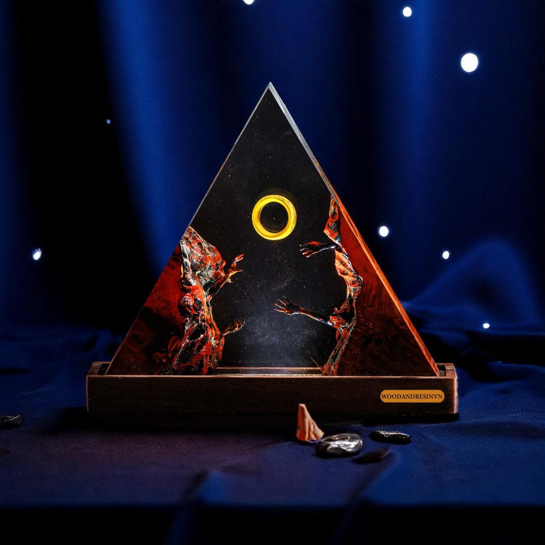 Resin Pyramid Diorama Resin Lamp, Diorama Power Ring Night Light ...