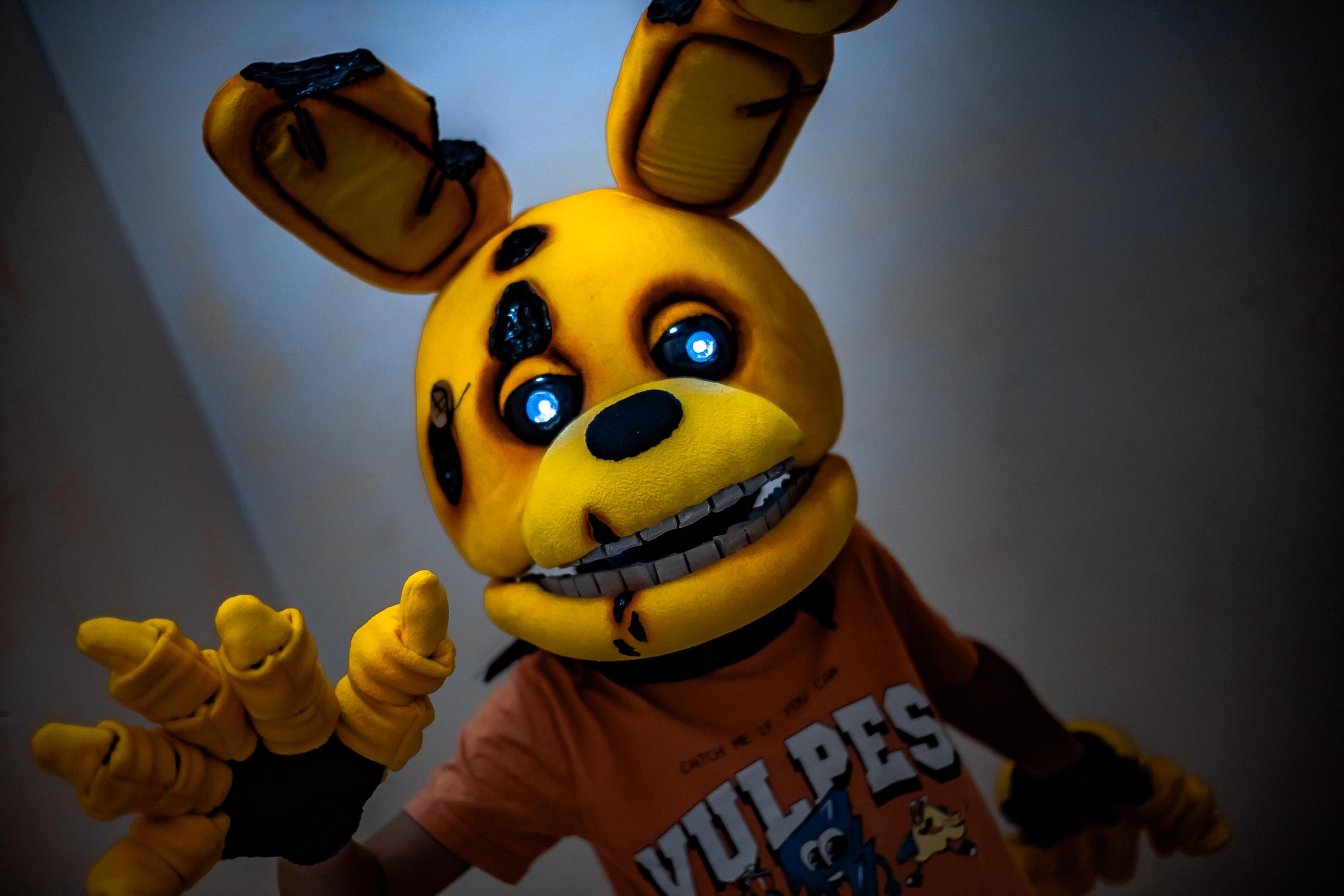 Spring Bonnie Cosplay Helmet – Fnaf-inspired Animatronic Mask – Glowing ...