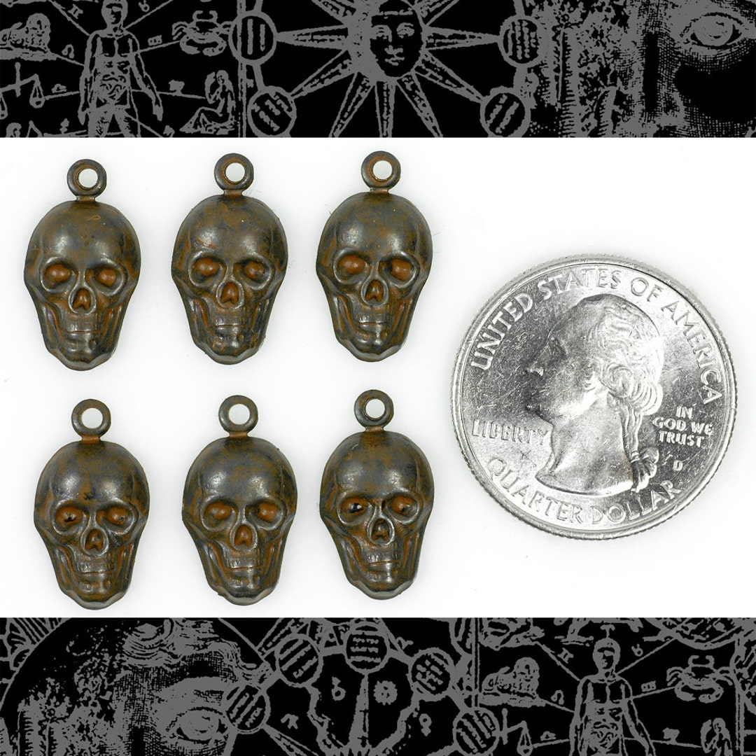 12 Rusty Brass Skull Charms - XXX - *RB-C07 - Etsy